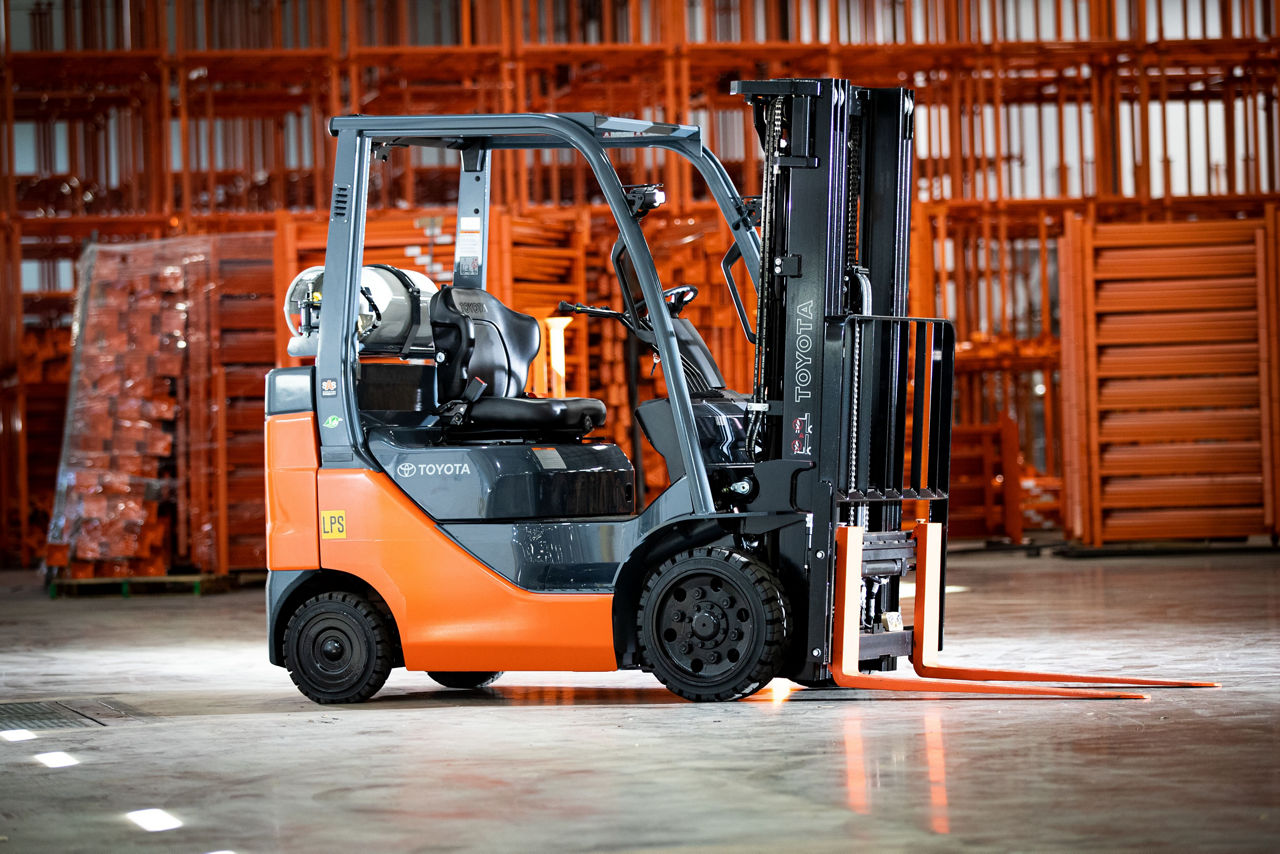 Warehouse Material Handling & Industrial Lift Equipment | Toyota Forklifts
