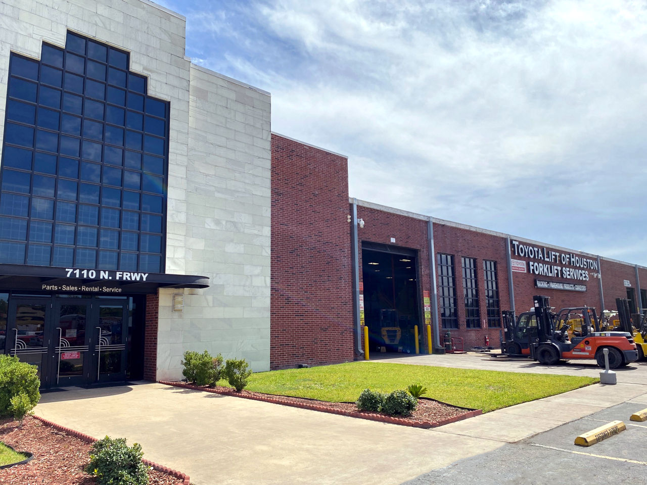 Toyota Lift of Houston | Authorized Toyota Forklift Dealer