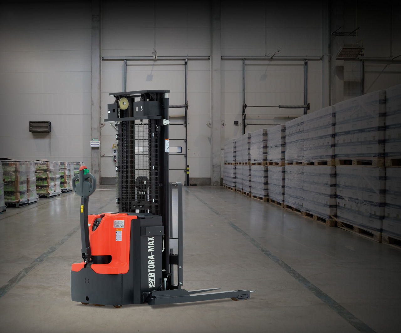 What is a Straddle Stacker? | Toyota Forklifts Blog