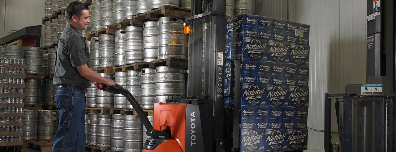 Pallet Stackers | Material Handling Solutions | Toyota Forklifts