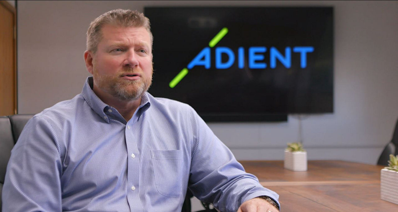 Historia de un cliente global de Adient | Toyota Forklifts