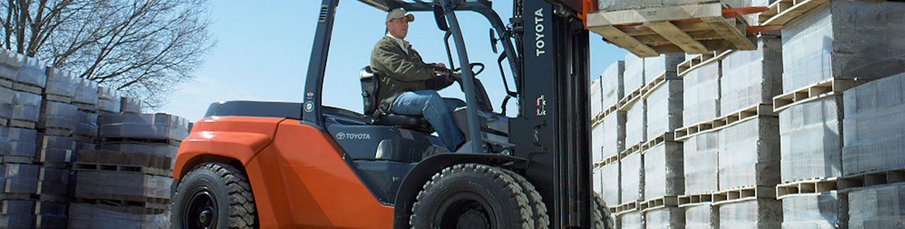 Pneumatic Tire Forklifts | Outdoor Internal Combustion Forklifts | Toyota Forklifts