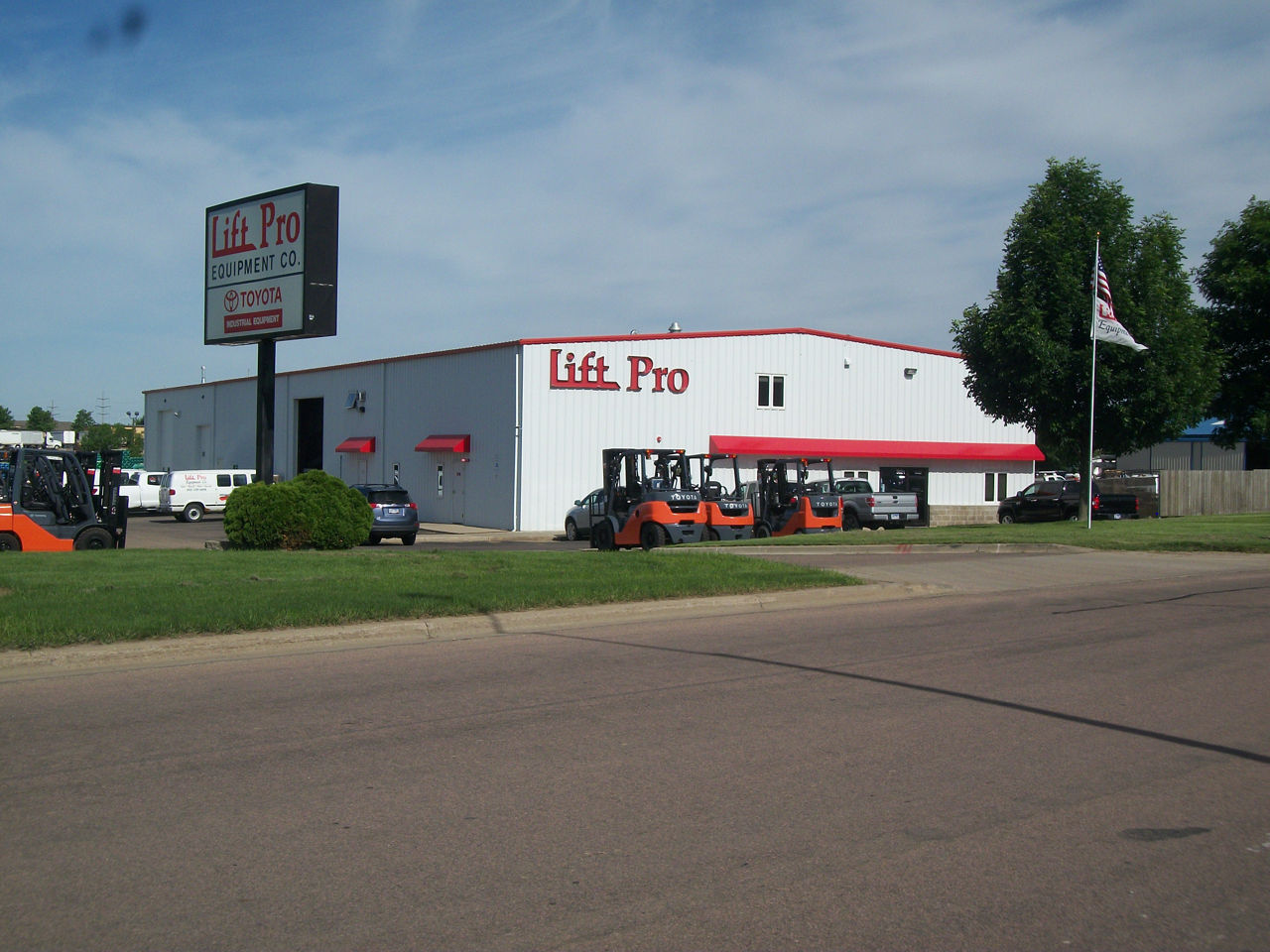 Lift Pro Equipment Co., Inc. | Authorized Toyota Forklift Dealer