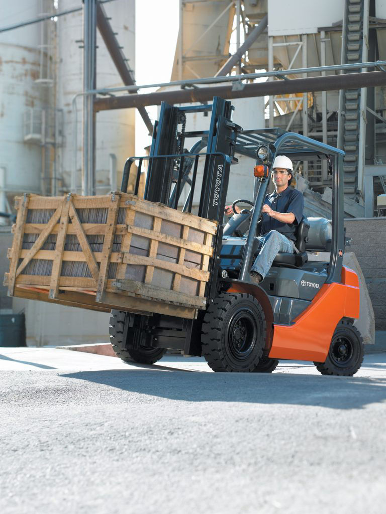 Safe Forklift Use on Ramps and Inclines | Toyota Forklifts Blog