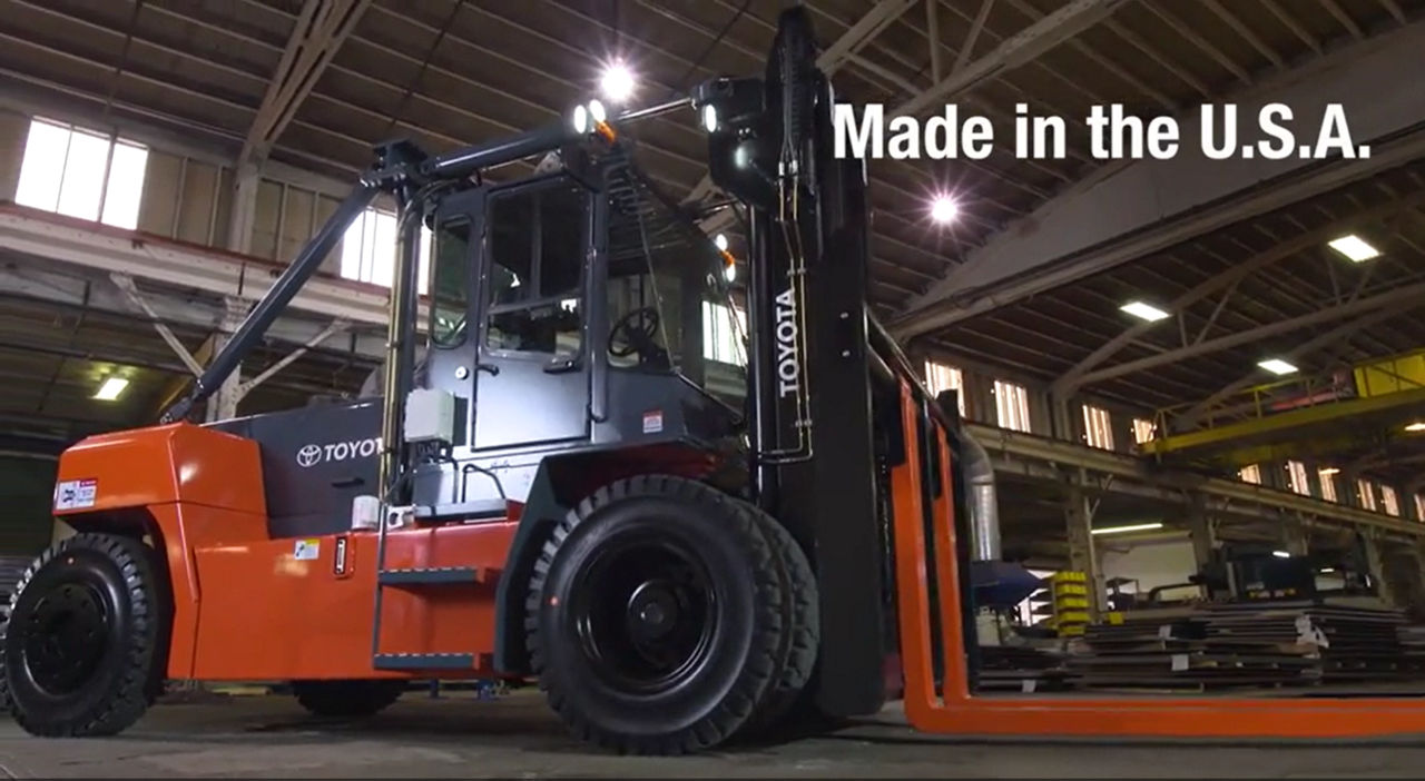 Toyota High-Capacity IC Pneumatic Forklift Video | Toyota Forklifts