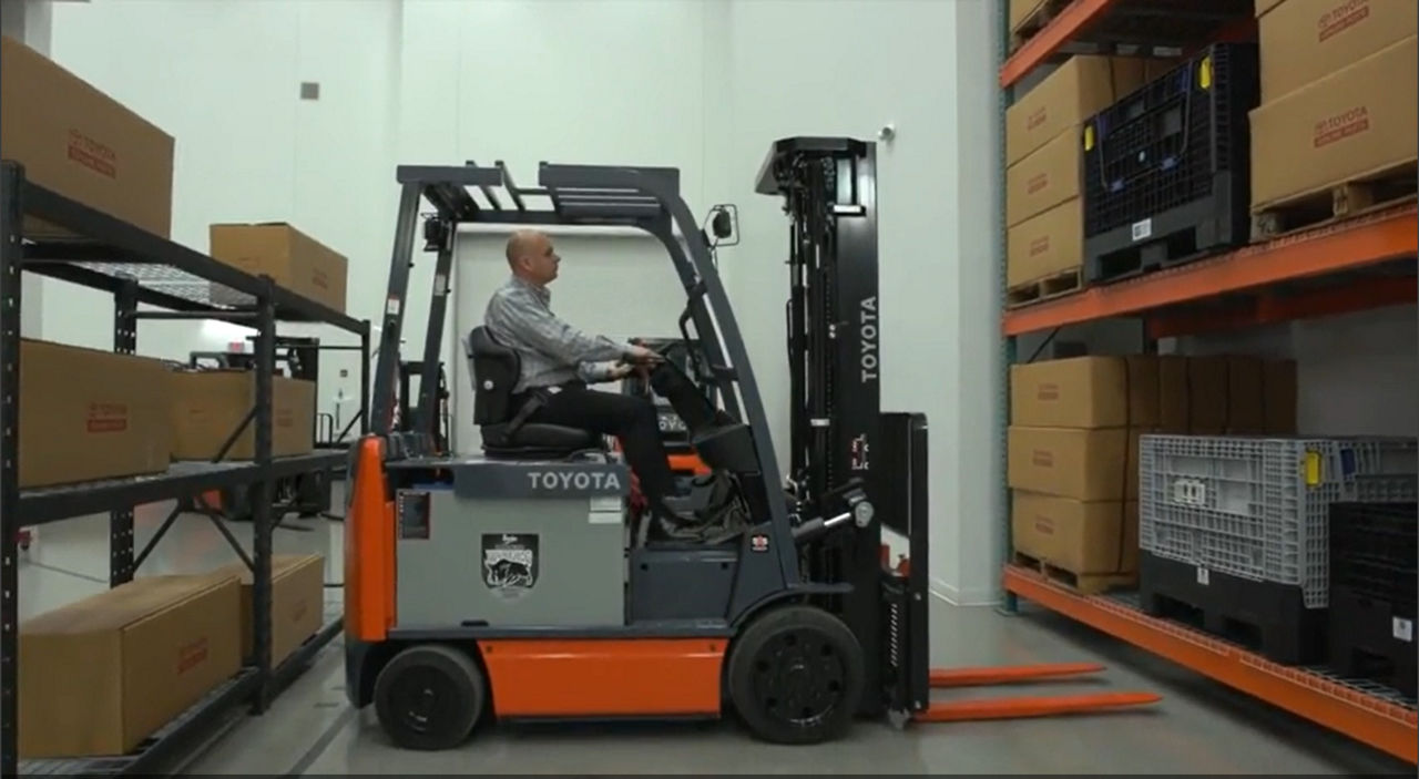 Warehouse Forklifts & Aisle Widths Video | Toyota Forklifts